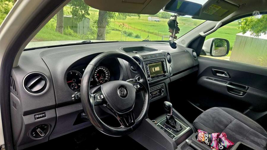 Balts Volkswagen Amarok 2015 Kaišiadorys, ar dzinēja tilpumu 2.00 L un nobraukumu 300 tūkst. km par 11200 €, foto 20 vietnē AUTOMOTO.COM.LV