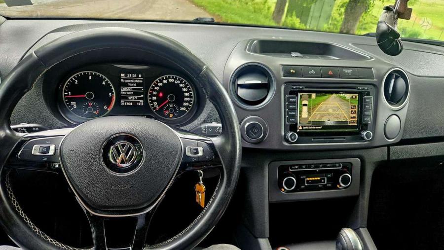 Balts Volkswagen Amarok 2015 Kaišiadorys, ar dzinēja tilpumu 2.00 L un nobraukumu 300 tūkst. km par 11200 €, foto 21 vietnē AUTOMOTO.COM.LV