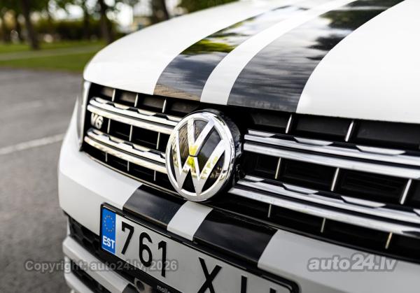 White Volkswagen Amarok 2016 in Tallinn, with an engine capacity of 3.00 L and mileage of 229 thousand km for 17990 €, photo 7 on AUTOMOTO.COM.LV