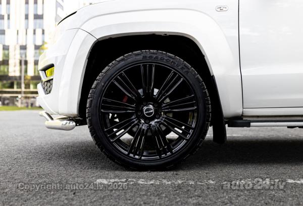 White Volkswagen Amarok 2016 in Tallinn, with an engine capacity of 3.00 L and mileage of 229 thousand km for 17990 €, photo 9 on AUTOMOTO.COM.LV