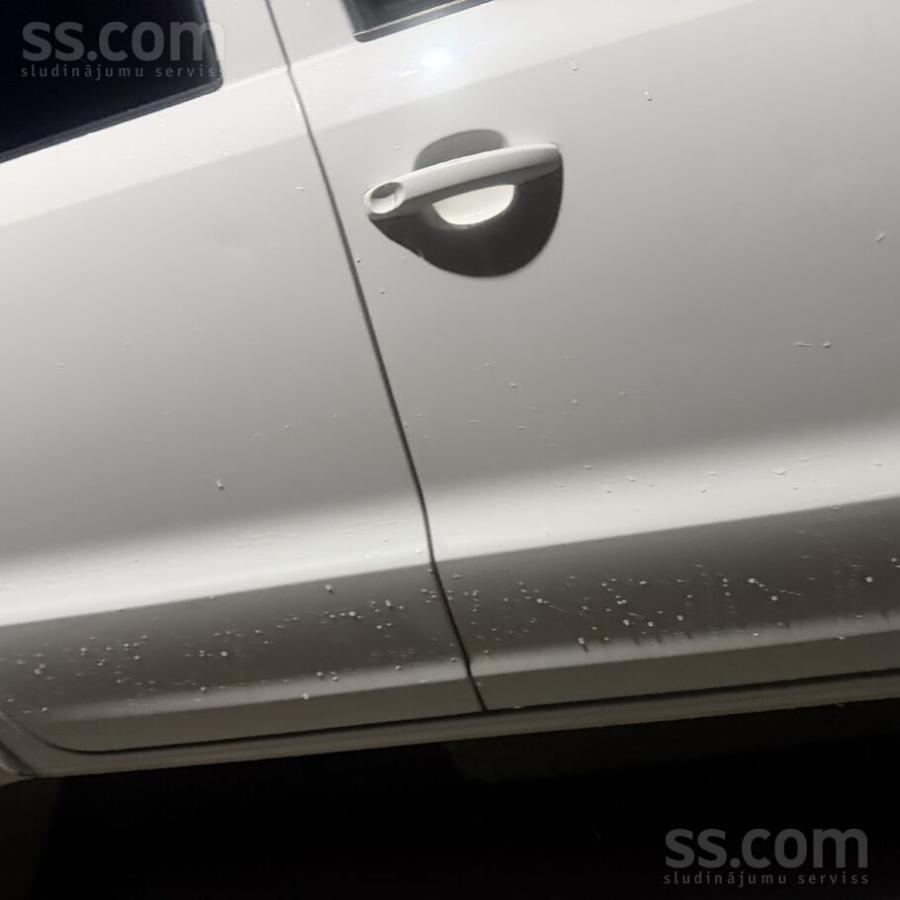 Balts Volkswagen Amarok 2016 Tukums, ar dzinēja tilpumu 2.00 L un nobraukumu 354 tūkst. km par 15300 €, foto 18 vietnē AUTOMOTO.COM.LV