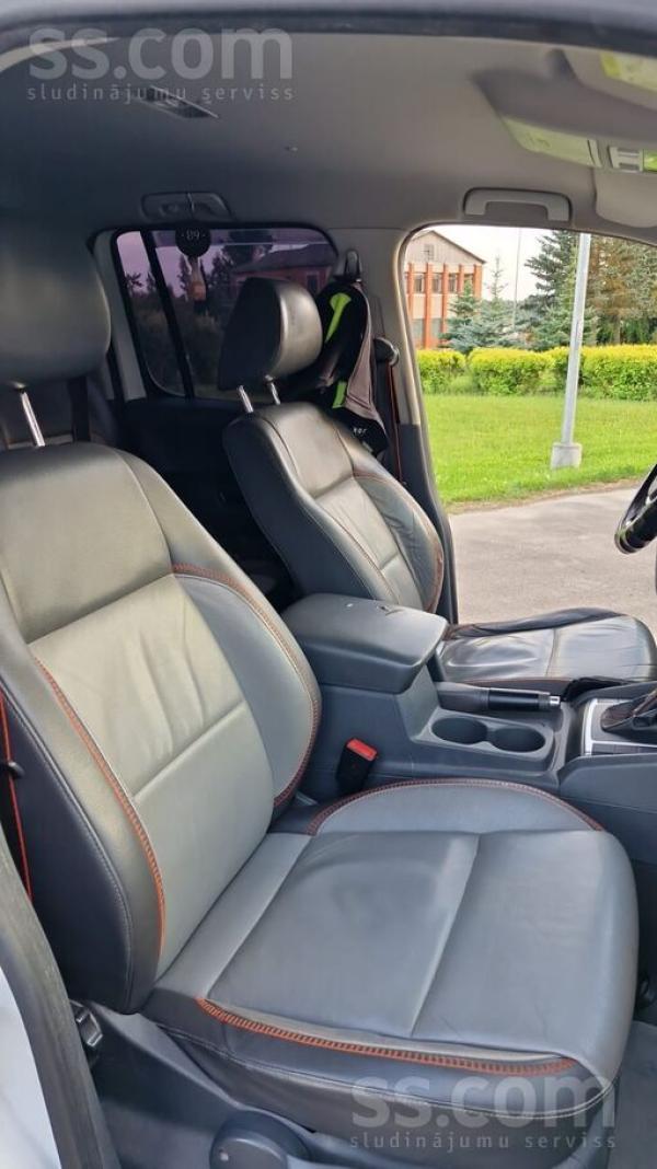Balts Volkswagen Amarok 2016 Jēkabpils, ar dzinēja tilpumu 2.00 L un nobraukumu 306 tūkst. km par 14800 €, foto 10 vietnē AUTOMOTO.COM.LV