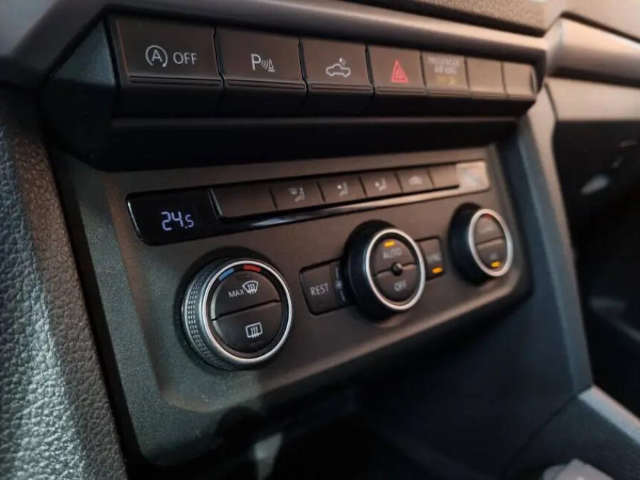 Balts Volkswagen Amarok 2018 Jēkabpils, ar dzinēja tilpumu 3.00 L un nobraukumu 89 tūkst. km par 25900 €, foto 27 vietnē AUTOMOTO.COM.LV