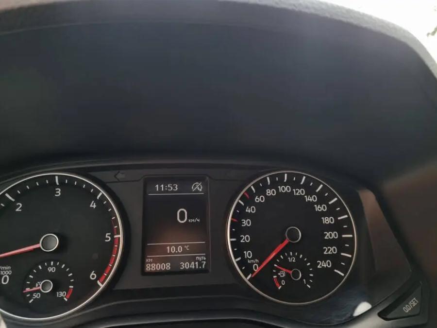 Balts Volkswagen Amarok 2018 Jēkabpils, ar dzinēja tilpumu 3.00 L un nobraukumu 89 tūkst. km par 25900 €, foto 31 vietnē AUTOMOTO.COM.LV