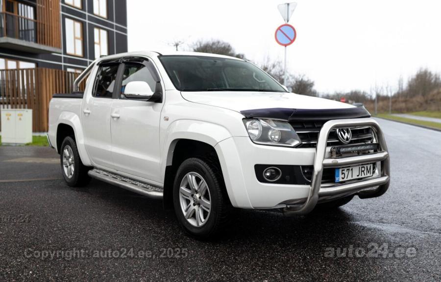 White Volkswagen Amarok 2012 in Tallinn, with an engine capacity of 2.00 L and mileage of 338 thousand km for 8990 €, photo 1 on AUTOMOTO.COM.LV