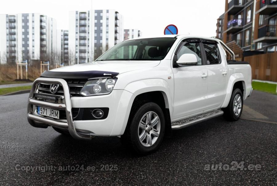 White Volkswagen Amarok 2012 in Tallinn, with an engine capacity of 2.00 L and mileage of 338 thousand km for 8990 €, photo 3 on AUTOMOTO.COM.LV