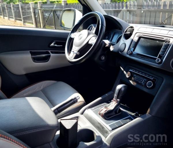 Фольксваген Амарок 2014 в Тукумс на AUTOMOTO.COM.LV Белый Фольксваген Амарок 2014 в Тукумс, объемом двигателя 2.00 л и пробегом 286 тыс. км за 15000 €, фото 7 на AUTOMOTO.COM.LV