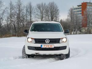 White Volkswagen Amarok 2016 in Vilnius, with an engine capacity of 1.97 L and mileage of 215 thousand km for 13350 €, photo 3 on AUTOMOTO.COM.LV