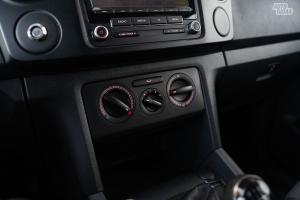 White Volkswagen Amarok 2016 in Vilnius, with an engine capacity of 2.00 L and mileage of 215 thousand km for 10990 €, photo 15 on AUTOMOTO.COM.LV