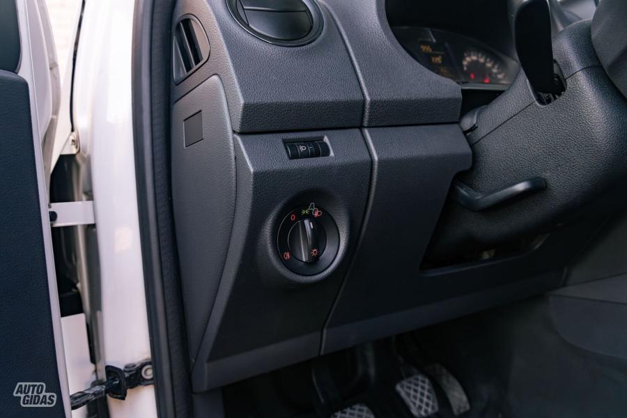 White Volkswagen Amarok 2016 in Vilnius, with an engine capacity of 2.00 L and mileage of 215 thousand km for 10990 €, photo 17 on AUTOMOTO.COM.LV