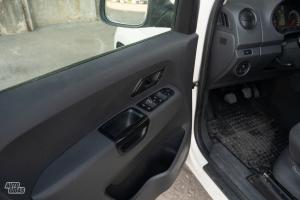 White Volkswagen Amarok 2016 in Vilnius, with an engine capacity of 2.00 L and mileage of 215 thousand km for 10990 €, photo 18 on AUTOMOTO.COM.LV