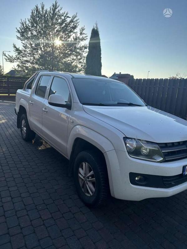 White Volkswagen Amarok 2016 in Salcininkai, with an engine capacity of 1.97 L and mileage of 200 thousand km for 9700 €, photo 3 on AUTOMOTO.COM.LV