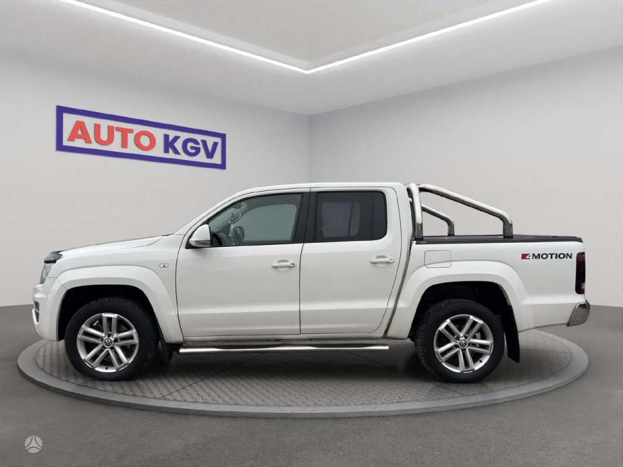 White Volkswagen Amarok 2017 in Kaunas, with an engine capacity of 3.00 L and mileage of 246 thousand km for 19799 €, photo 2 on AUTOMOTO.COM.LV