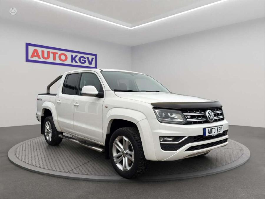 White Volkswagen Amarok 2017 in Kaunas, with an engine capacity of 3.00 L and mileage of 246 thousand km for 19799 €, photo 7 on AUTOMOTO.COM.LV