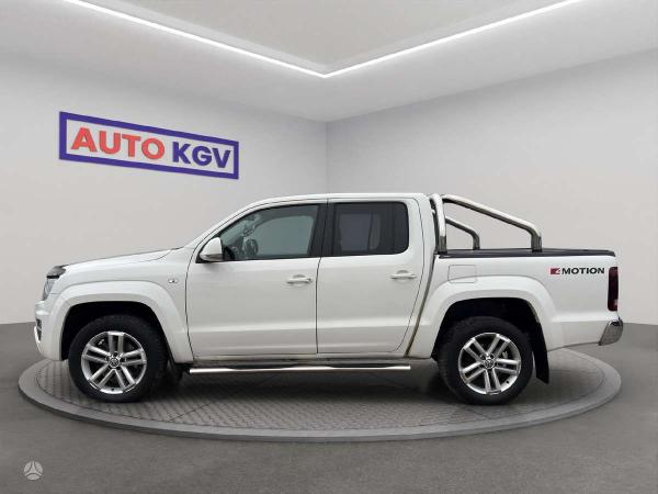 White Volkswagen Amarok 2017 in Kaunas, with an engine capacity of 3.00 L and mileage of 246 thousand km for 19799 €, photo 2 on AUTOMOTO.COM.LV