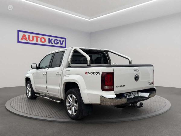 White Volkswagen Amarok 2017 in Kaunas, with an engine capacity of 3.00 L and mileage of 246 thousand km for 19799 €, photo 3 on AUTOMOTO.COM.LV