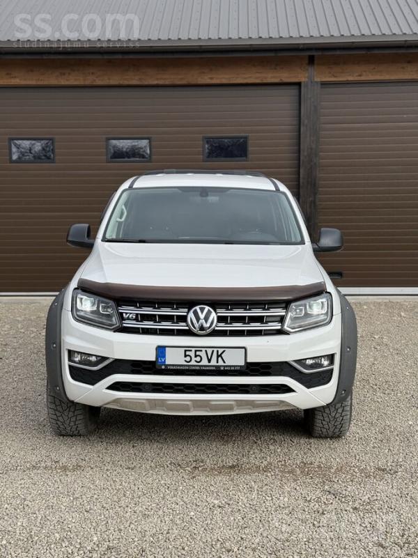 White Volkswagen Amarok 2018 in Gulbene, with an engine capacity of 3.00 L and mileage of 285 thousand km for 18500 €, photo 1 on AUTOMOTO.COM.LV