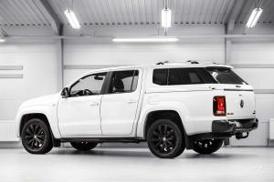 White Volkswagen Amarok 2020 in Tukums, with an engine capacity of 2.97 L and mileage of 185 thousand km for 25700 €, photo 8 on AUTOMOTO.COM.LV