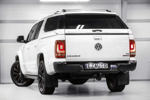 White Volkswagen Amarok 2020 in Tukums, with an engine capacity of 2.97 L and mileage of 185 thousand km for 25700 €, photo 9 on AUTOMOTO.COM.LV