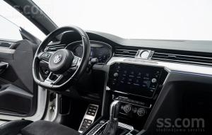 Balts Volkswagen Amarok 2018 Tallina, ar dzinēja tilpumu 2.00 L un nobraukumu 209 tūkst. km par 18999 €, foto 12 vietnē AUTOMOTO.COM.LV