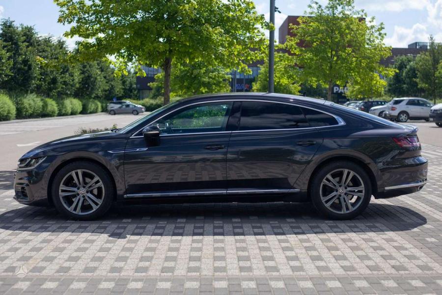 Black Volkswagen Arteon 2017 in Vilnius, with an engine capacity of 1.98 L and mileage of 148 thousand km for 21950 €, photo 3 on AUTOMOTO.COM.LV