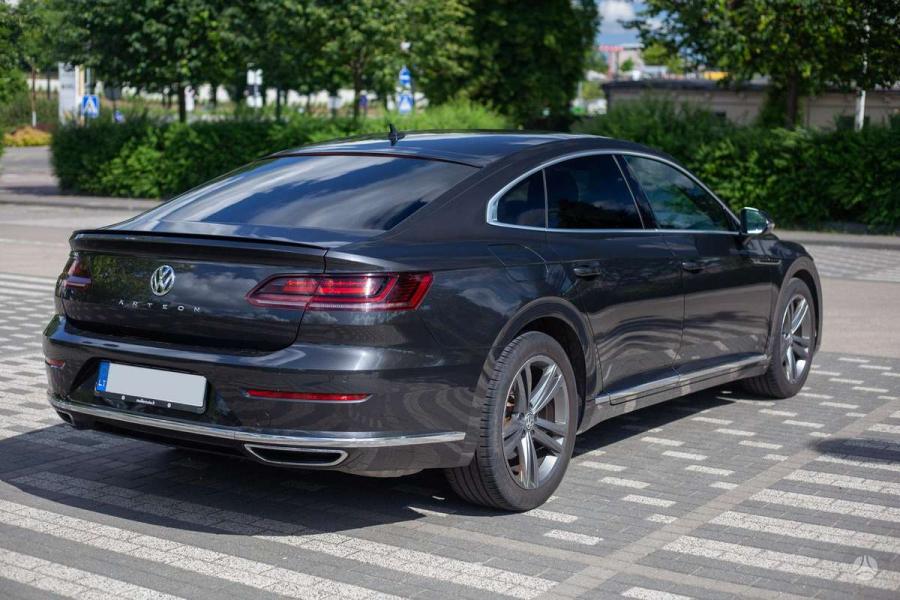 Black Volkswagen Arteon 2017 in Vilnius, with an engine capacity of 1.98 L and mileage of 148 thousand km for 21950 €, photo 6 on AUTOMOTO.COM.LV