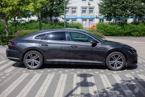Black Volkswagen Arteon 2017 in Vilnius, with an engine capacity of 1.98 L and mileage of 148 thousand km for 21950 €, photo 7 on AUTOMOTO.COM.LV