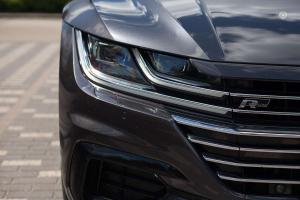 Black Volkswagen Arteon 2017 in Vilnius, with an engine capacity of 1.98 L and mileage of 148 thousand km for 21950 €, photo 9 on AUTOMOTO.COM.LV