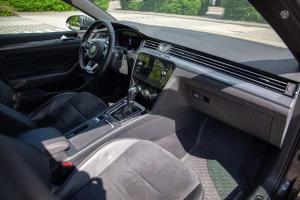 Black Volkswagen Arteon 2017 in Vilnius, with an engine capacity of 1.98 L and mileage of 148 thousand km for 21950 €, photo 16 on AUTOMOTO.COM.LV