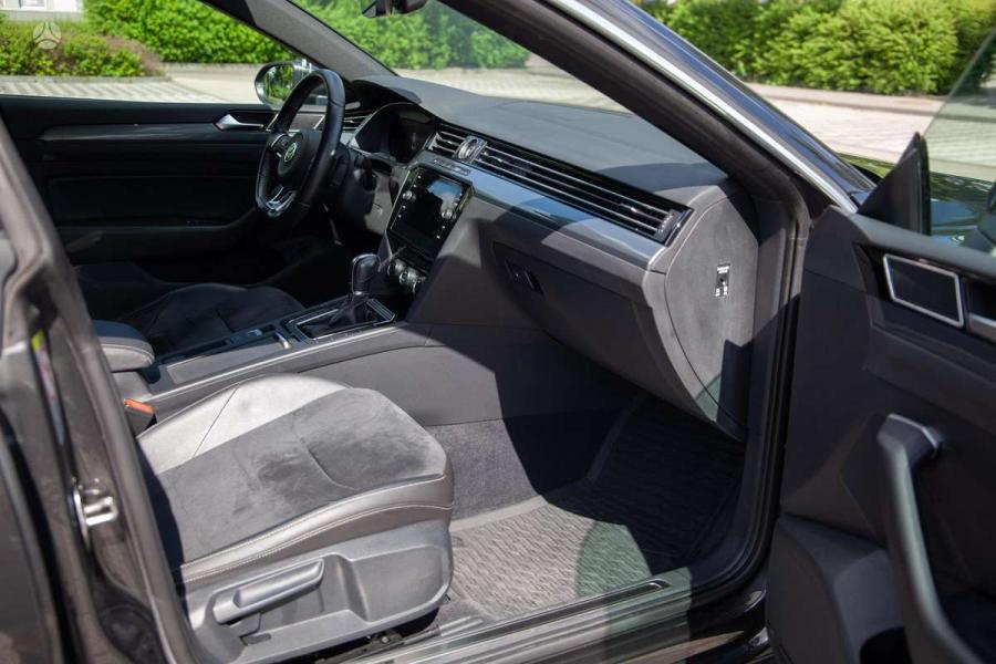 Black Volkswagen Arteon 2017 in Vilnius, with an engine capacity of 1.98 L and mileage of 148 thousand km for 21950 €, photo 17 on AUTOMOTO.COM.LV