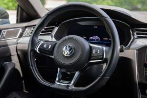 Black Volkswagen Arteon 2017 in Vilnius, with an engine capacity of 1.98 L and mileage of 148 thousand km for 21950 €, photo 25 on AUTOMOTO.COM.LV