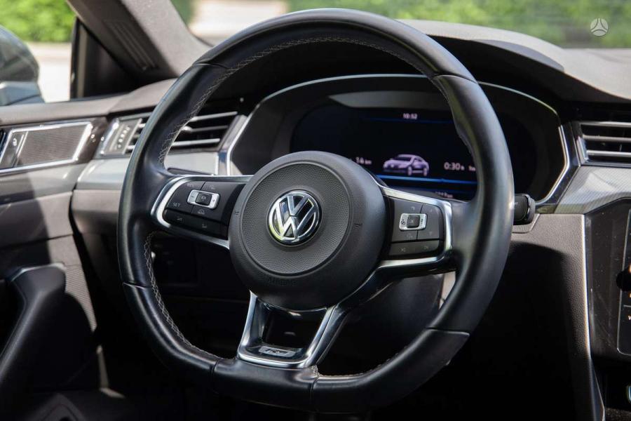 Black Volkswagen Arteon 2017 in Vilnius, with an engine capacity of 1.98 L and mileage of 148 thousand km for 21950 €, photo 25 on AUTOMOTO.COM.LV