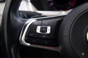 Black Volkswagen Arteon 2017 in Vilnius, with an engine capacity of 1.98 L and mileage of 148 thousand km for 21950 €, photo 26 on AUTOMOTO.COM.LV