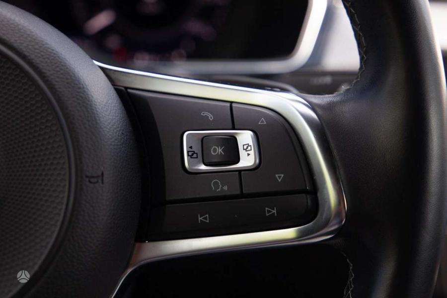 Black Volkswagen Arteon 2017 in Vilnius, with an engine capacity of 1.98 L and mileage of 148 thousand km for 21950 €, photo 27 on AUTOMOTO.COM.LV