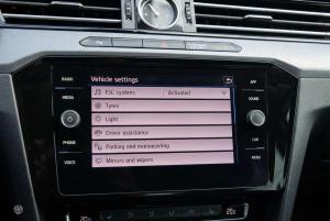 Black Volkswagen Arteon 2017 in Vilnius, with an engine capacity of 1.98 L and mileage of 148 thousand km for 21950 €, photo 31 on AUTOMOTO.COM.LV