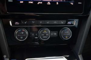 Black Volkswagen Arteon 2017 in Vilnius, with an engine capacity of 1.98 L and mileage of 148 thousand km for 21950 €, photo 37 on AUTOMOTO.COM.LV