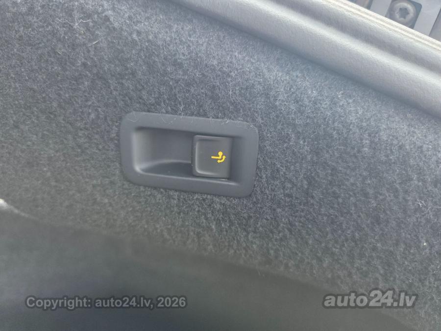 Melns Volkswagen Arteon 2017 Tallina, ar dzinēja tilpumu 2.00 L un nobraukumu 203 tūkst. km par 15690 €, foto 27 vietnē AUTOMOTO.COM.LV