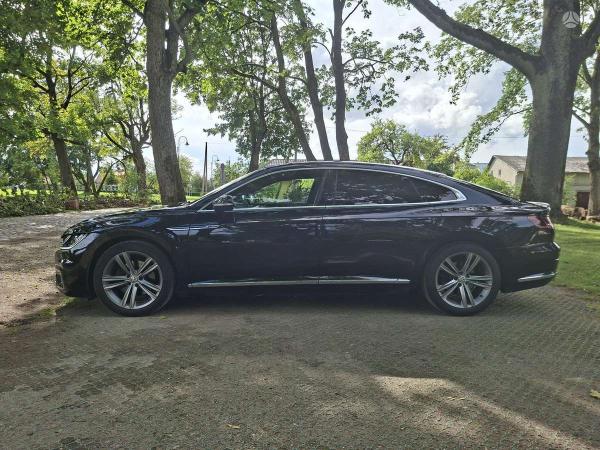 Black Volkswagen Arteon 2017 in Sakiai, with an engine capacity of 1.97 L and mileage of 238 thousand km for 16500 €, photo 4 on AUTOMOTO.COM.LV