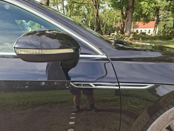 Black Volkswagen Arteon 2017 in Sakiai, with an engine capacity of 1.97 L and mileage of 238 thousand km for 16500 €, photo 9 on AUTOMOTO.COM.LV