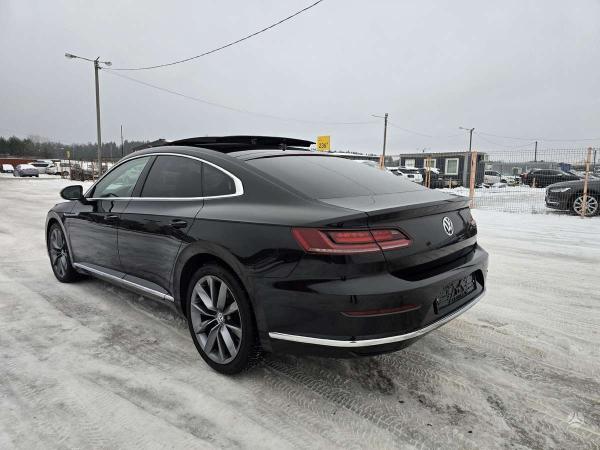 Black Volkswagen Arteon 2018 in Vilnius, with an engine capacity of 2.00 L and mileage of 249 thousand km for 16950 €, photo 3 on AUTOMOTO.COM.LV