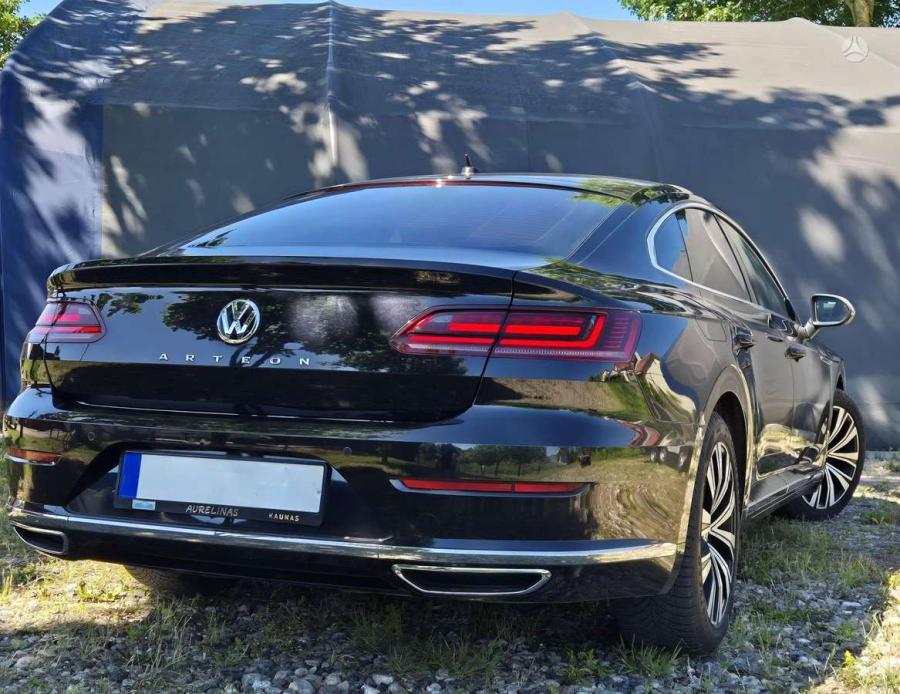 Black Volkswagen Arteon 2018 in Kaunas, with an engine capacity of 1.97 L and mileage of 320 thousand km for 13950 €, photo 4 on AUTOMOTO.COM.LV
