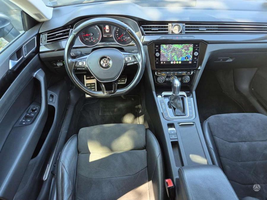 Black Volkswagen Arteon 2018 in Kaunas, with an engine capacity of 1.97 L and mileage of 320 thousand km for 13950 €, photo 8 on AUTOMOTO.COM.LV
