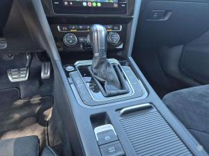 Black Volkswagen Arteon 2018 in Kaunas, with an engine capacity of 1.97 L and mileage of 320 thousand km for 13950 €, photo 10 on AUTOMOTO.COM.LV
