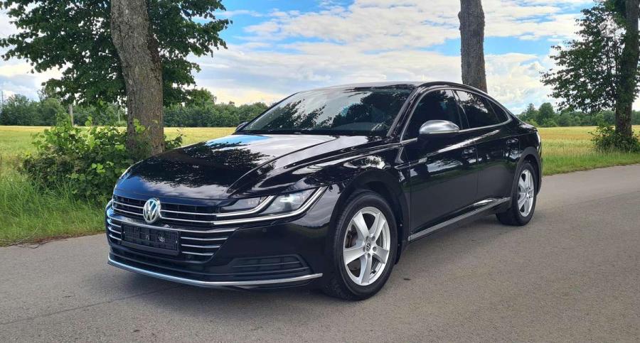 Black Volkswagen Arteon 2018 in Siauliai, with an engine capacity of 1.97 L and mileage of 200 thousand km for 15700 €, photo 4 on AUTOMOTO.COM.LV