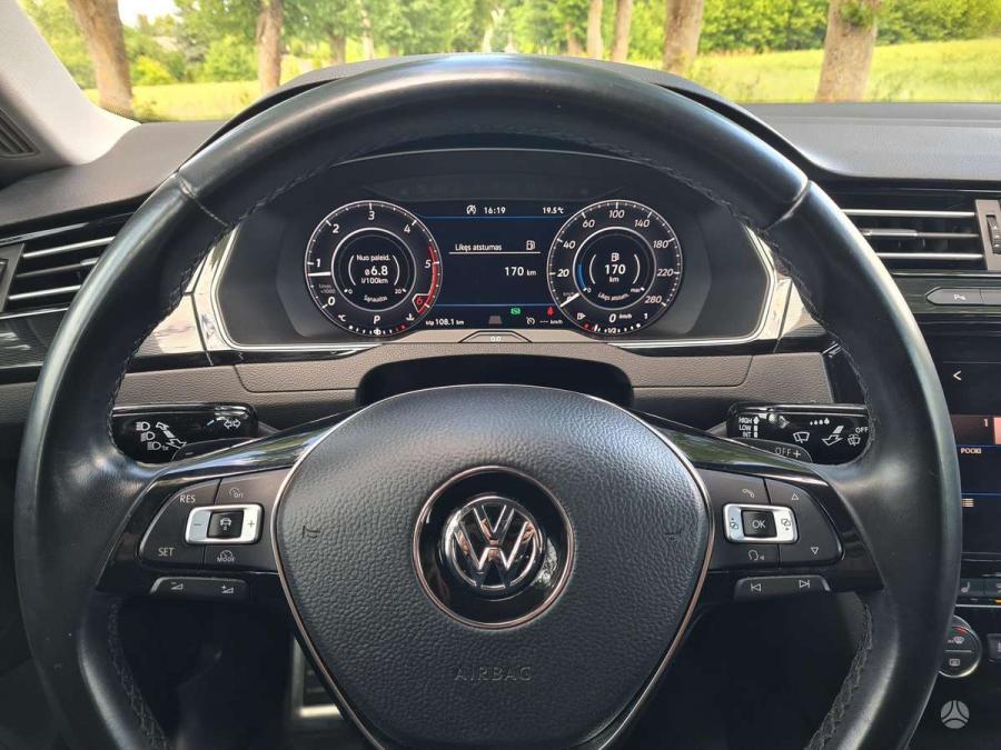 Black Volkswagen Arteon 2018 in Siauliai, with an engine capacity of 1.97 L and mileage of 200 thousand km for 15700 €, photo 10 on AUTOMOTO.COM.LV