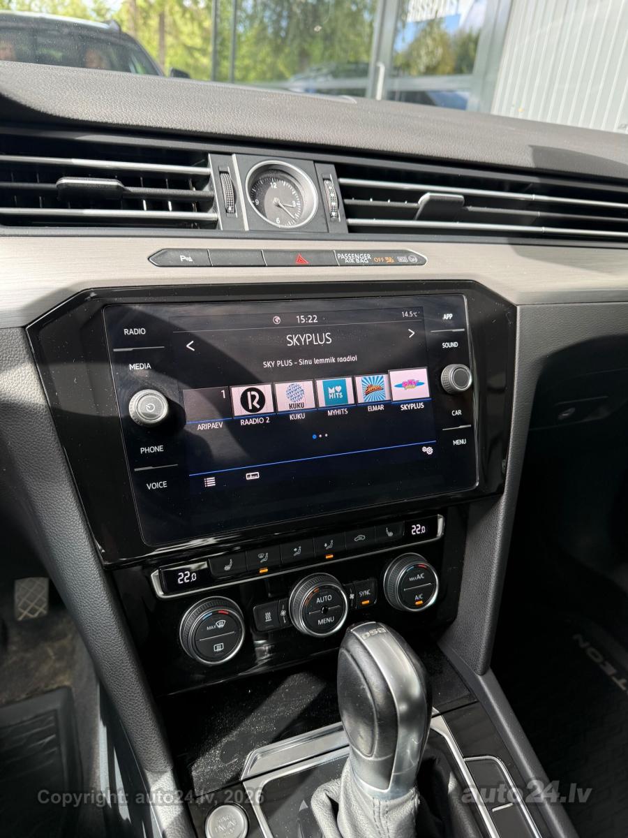 Black Volkswagen Arteon 2018 in Tallinn, with an engine capacity of 1.50 L and mileage of 95 thousand km for 20990 €, photo 10 on AUTOMOTO.COM.LV