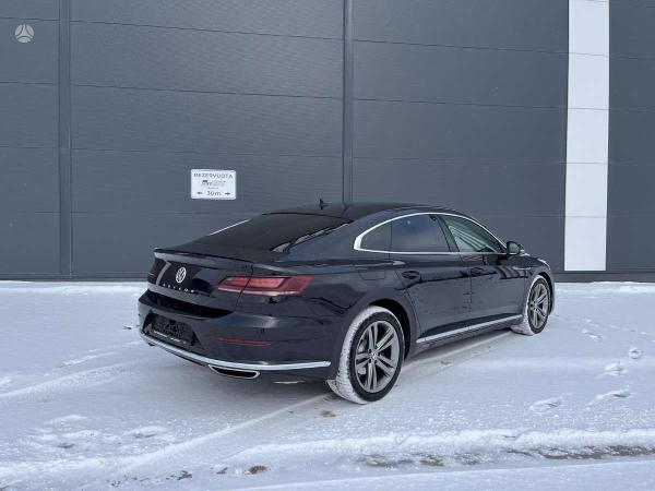 Black Volkswagen Arteon 2019 in Vilnius, with an engine capacity of 1.50 L and mileage of 121 thousand km for 21300 €, photo 5 on AUTOMOTO.COM.LV
