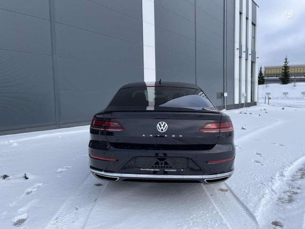 Black Volkswagen Arteon 2019 in Vilnius, with an engine capacity of 1.50 L and mileage of 121 thousand km for 21300 €, photo 6 on AUTOMOTO.COM.LV