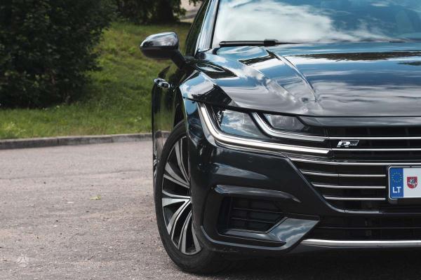 Black Volkswagen Arteon 2019 in Kaunas, with an engine capacity of 1.98 L and mileage of 70 thousand km for 22500 €, photo 3 on AUTOMOTO.COM.LV