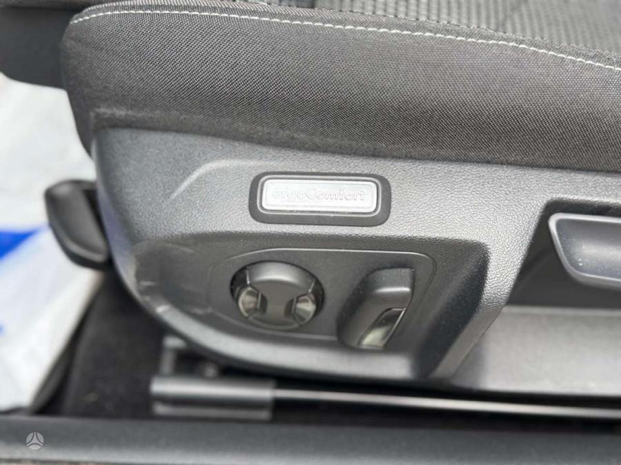 Black Volkswagen Arteon 2019 in Taurage, with an engine capacity of 1.97 L and mileage of 240 thousand km for 12500 €, photo 13 on AUTOMOTO.COM.LV